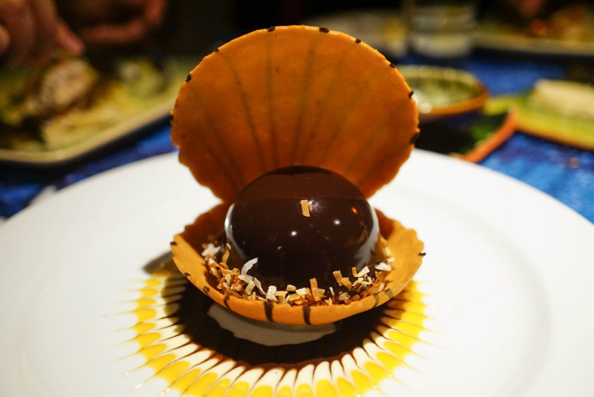 Mama’s Fish House – Overworked. Underfed.